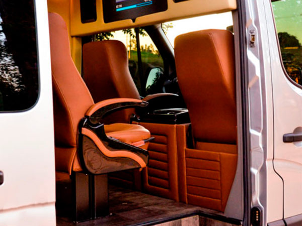 Transformação de vans e furgões para o Transporte Executivo - J I ...