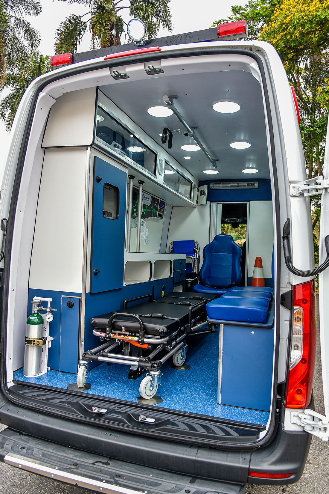 MERCEDES-BENZ SPRINTER AMBULANCIA UTI MÓVEL - J I Montadora Veículos ...